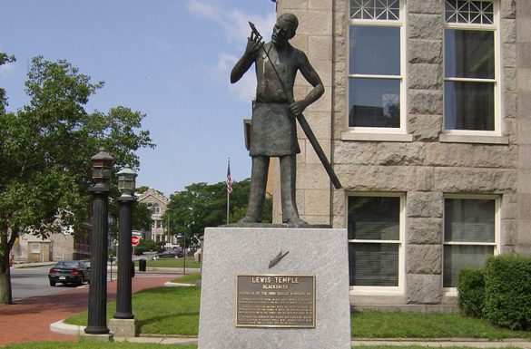 Lewis Temple / SamePassage