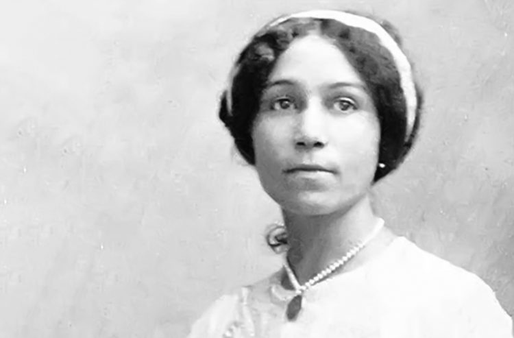 Anne Spencer / SamePassage