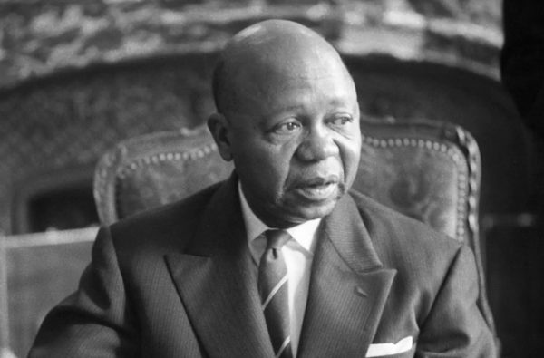 Léon M’ba – SamePassage